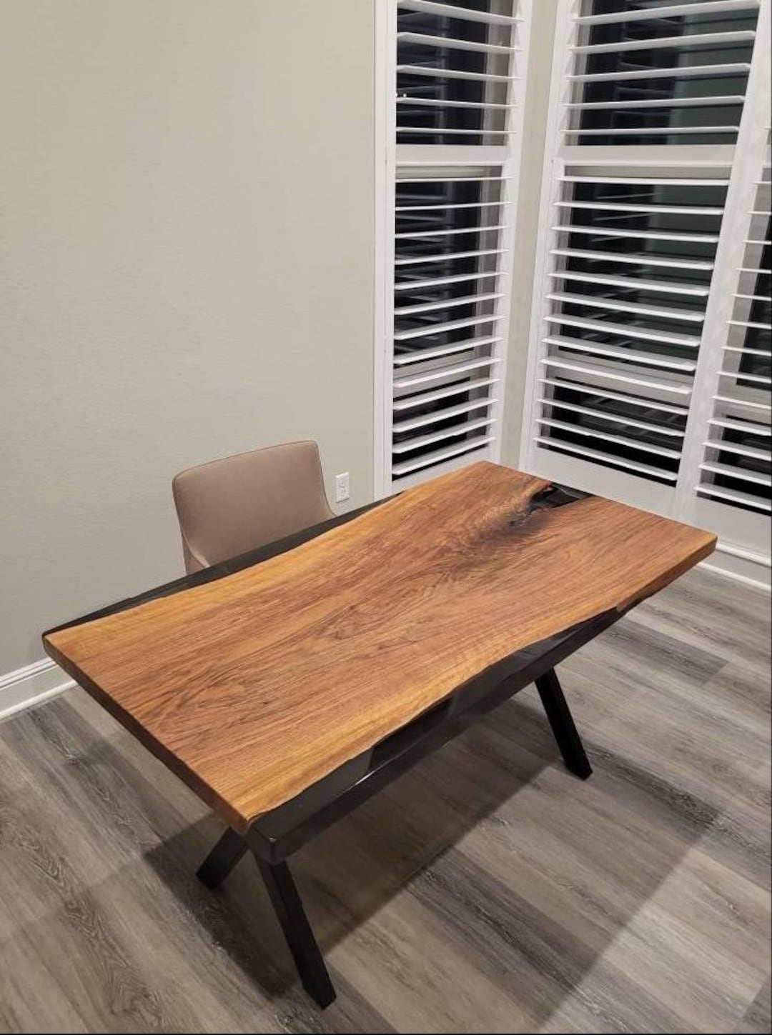 Walnut Epoxy Desk, Custom Epoxy Resin Table, Live Edge Desk, Clear ...