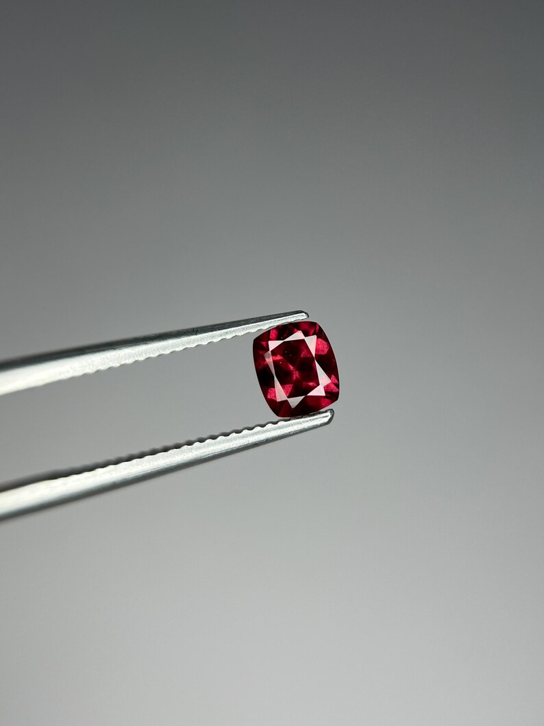 Natural Red Spinel (pomegranate Colour Spinel) 0.40 Carat Cushion Cut ...