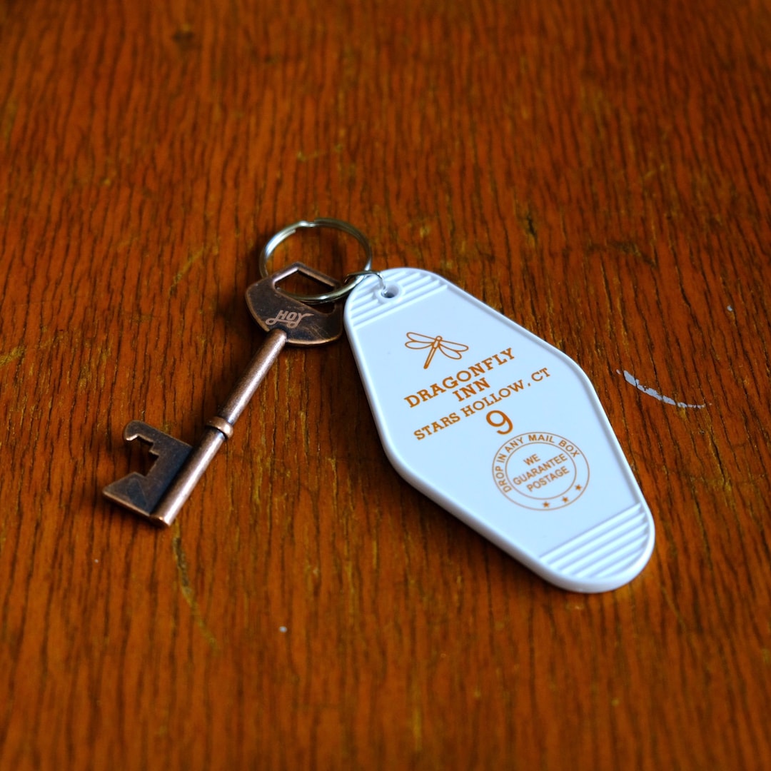 Hoy Nostalgia Motel Keyring - Gilmore Girls - Etsy