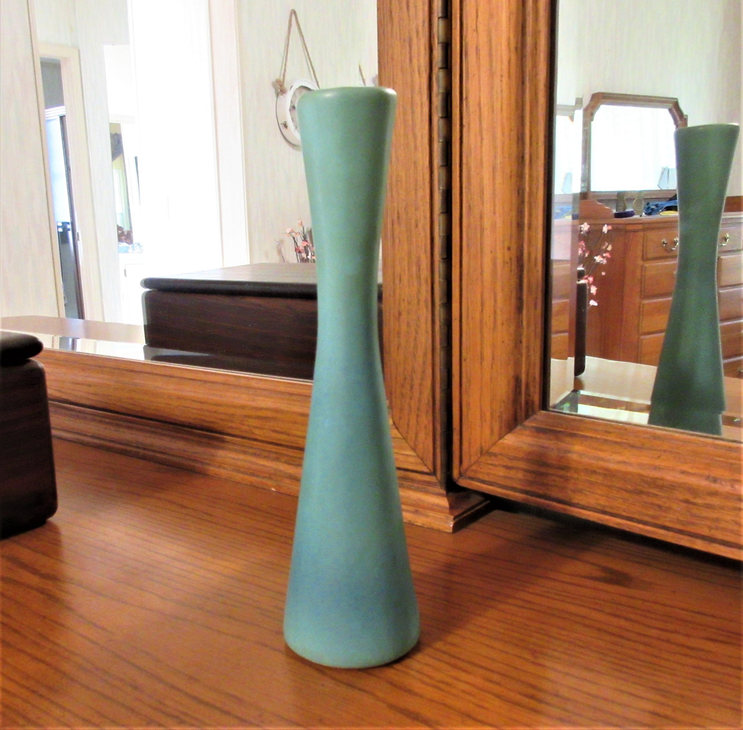 Van Briggle Art Pottery Bud Vase Ming Blue Ombre Turquoise Green Blue ...