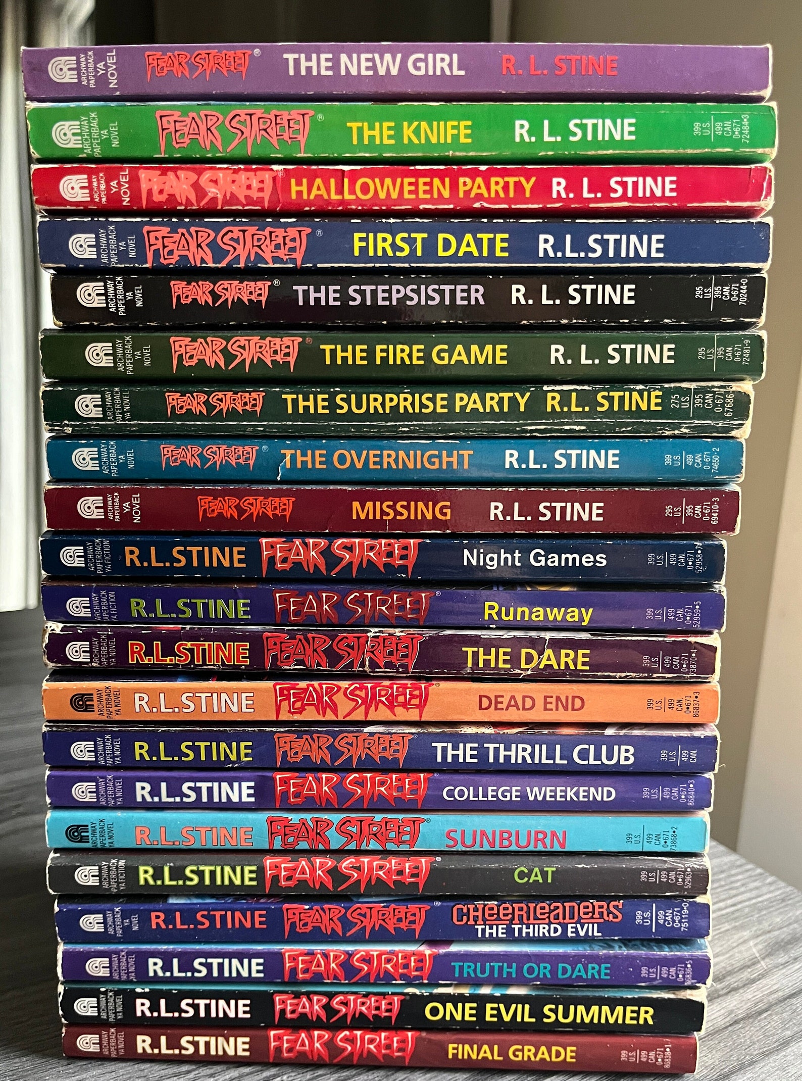 Fear Street Book R.L. Stine Vintage Listing 1 of 4 1990s - Etsy