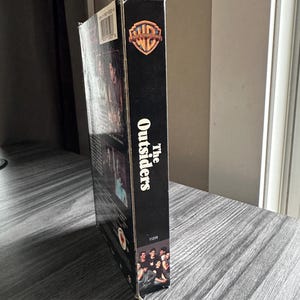 Outsiders VHS 1983 Movie Video Cassette Brat Pack C. Thomas Howell Matt ...