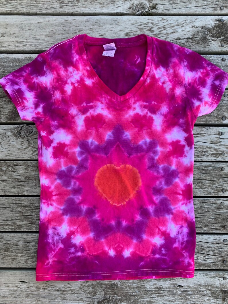 Heart Tie Dye T-shirt S - Etsy