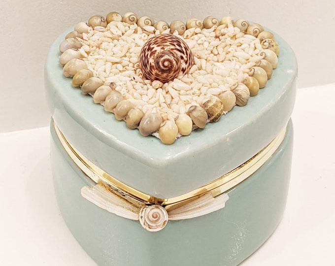 HEART TREASURE BOX Porcelain Shell Celadon Green With Seashell Seed ...