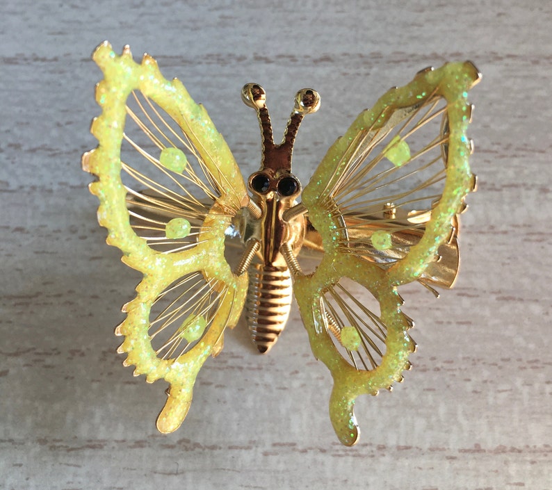 90’s Vintage Yellow/gold Moving Wings Butterfly Clip Set - Etsy