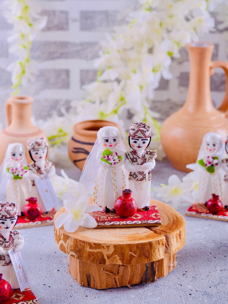 Mini Groom and Bride / Wedding Favors Personalized for Guests - Etsy