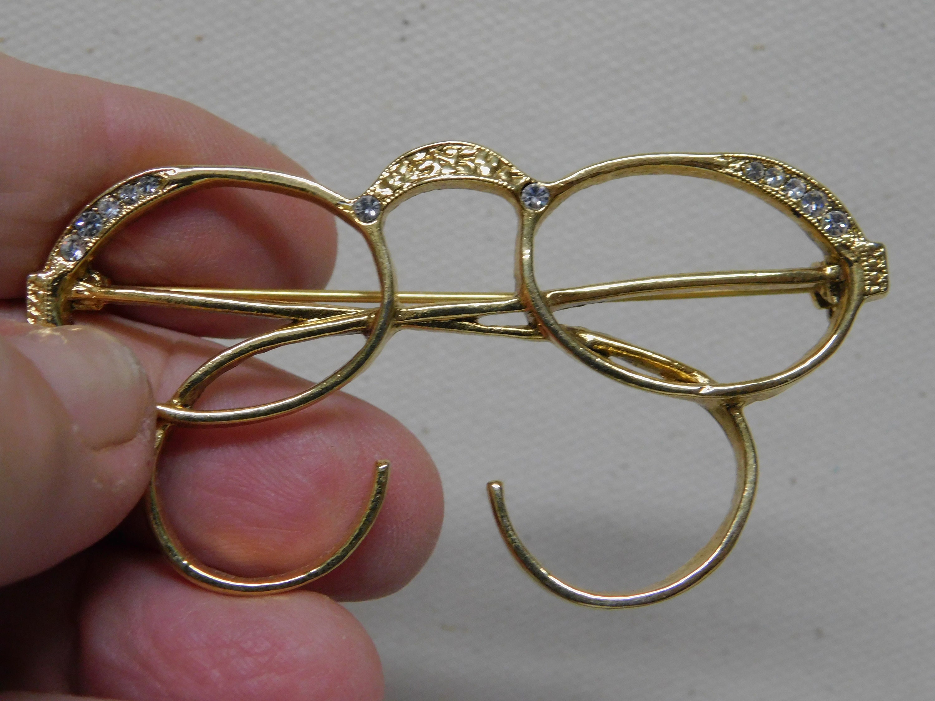 Vintage Rhinestone Trimmed Eye Glass Pin Brooch - Etsy.de