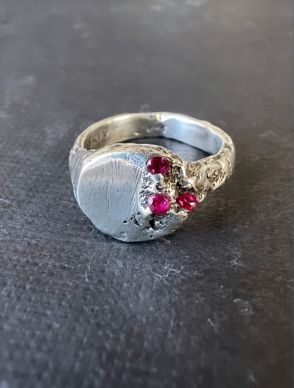 RUBY KRAKT Round Signet Ring, Ruby Ring, 925 Silver Ruby Signet Ring ...