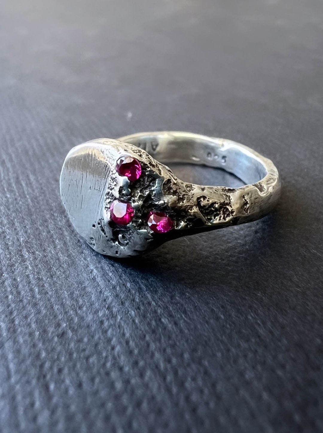 RUBY KRAKT Round Signet Ring, Ruby Ring, 925 Silver Ruby Signet Ring ...