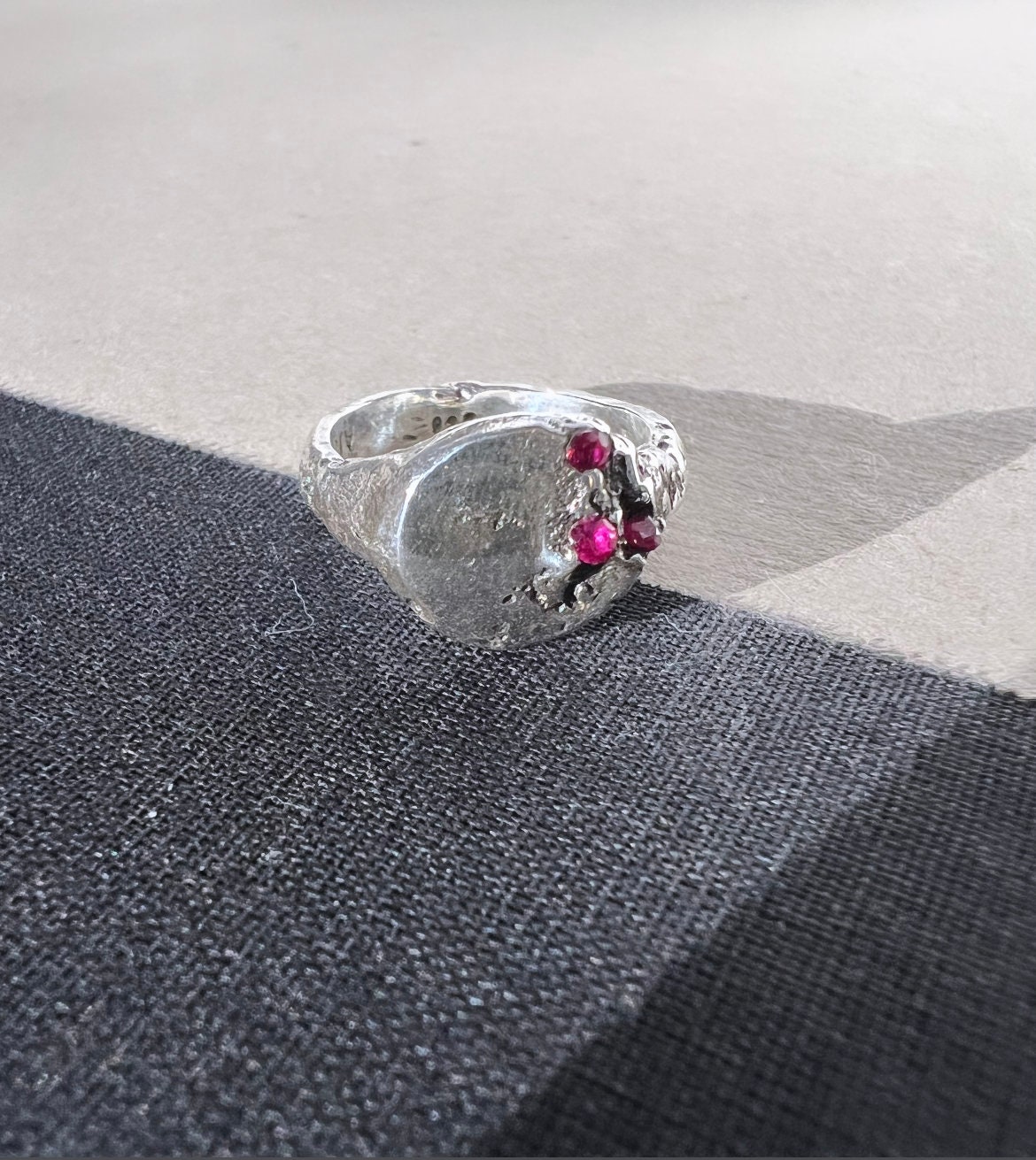 RUBY KRAKT Round Signet Ring, Ruby Ring, 925 Silver Ruby Signet Ring ...