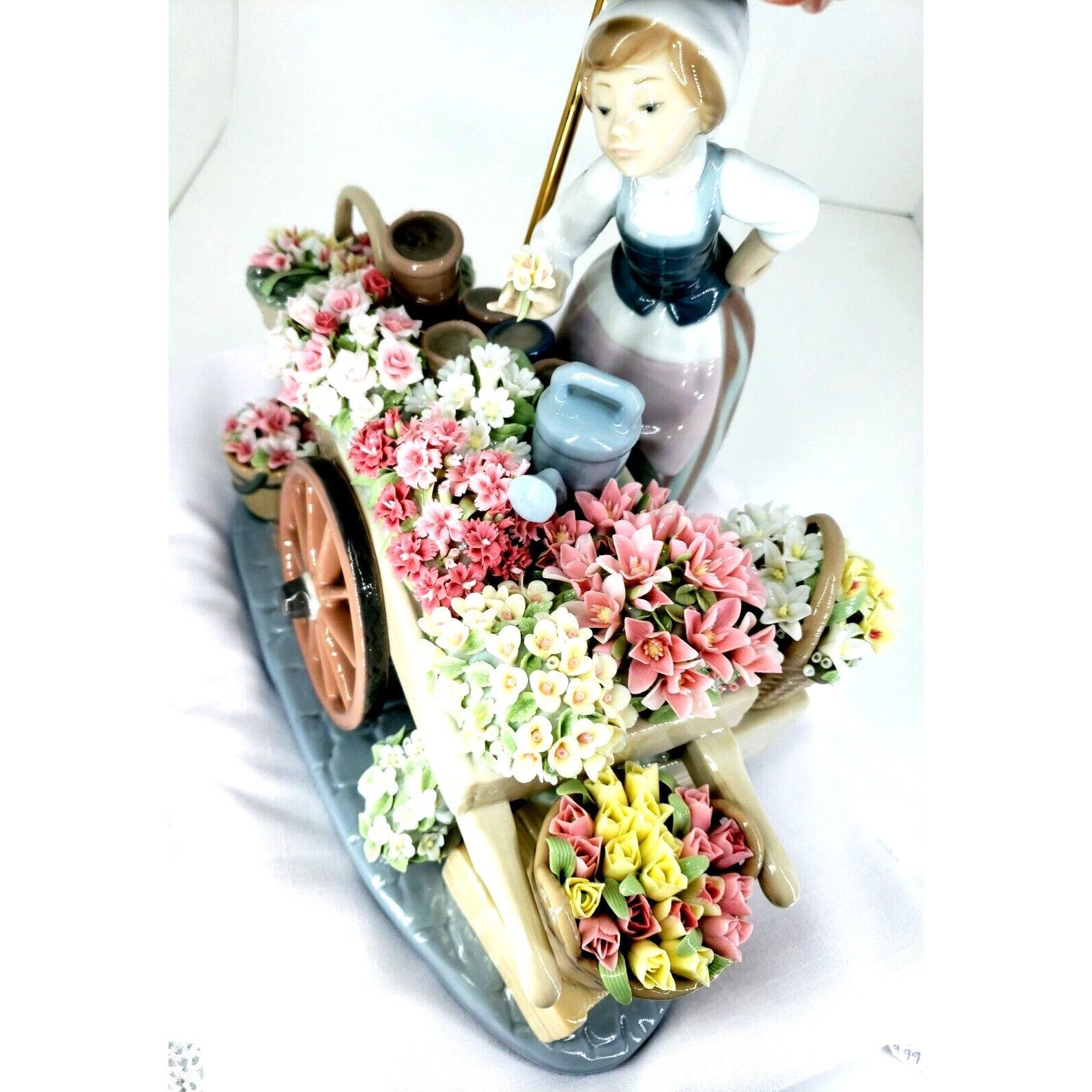 Lladro FLOWERS of the SEASON Female Flower Cart Figurine 1454 MINT No ...