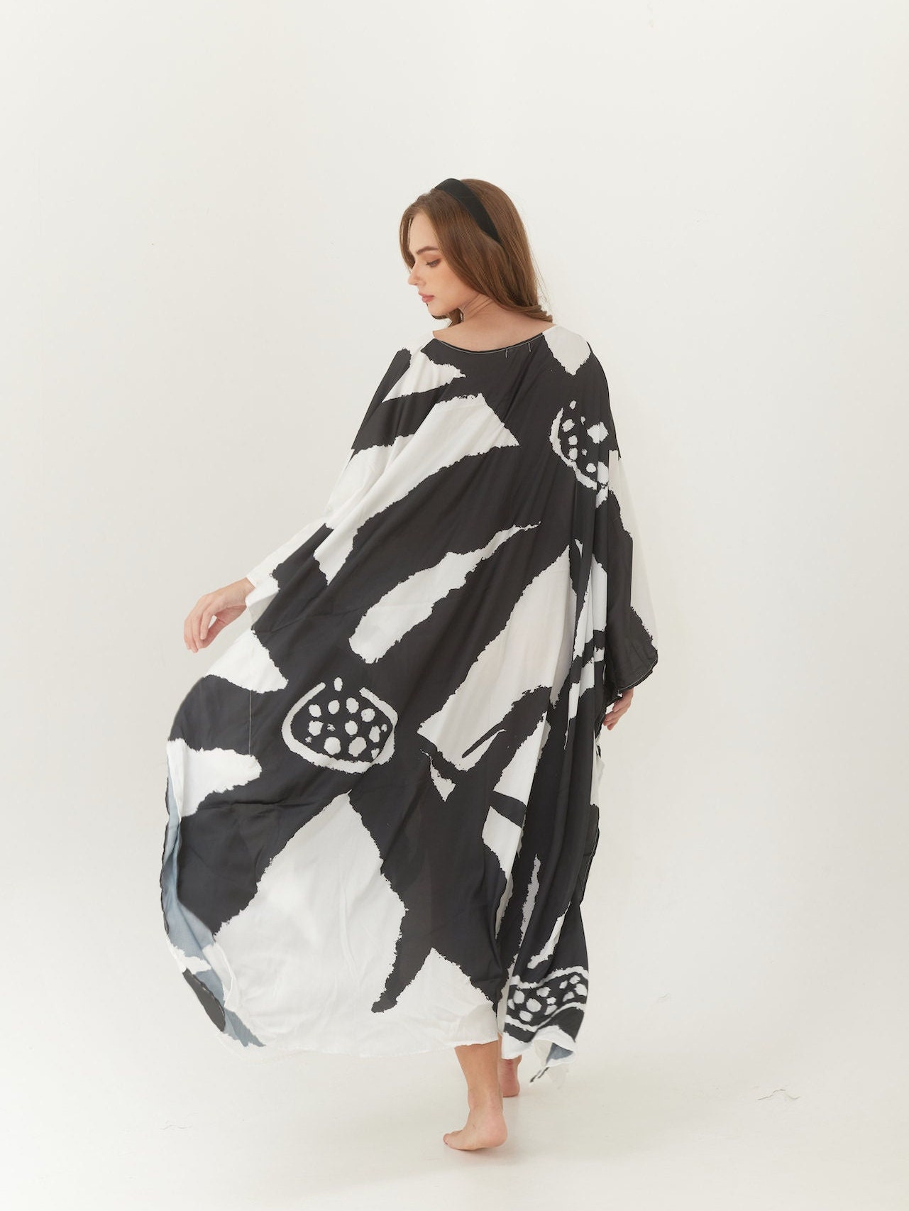 Line Art Floral Silk Caftan Black White, Silk Kaftan Plus Size ...