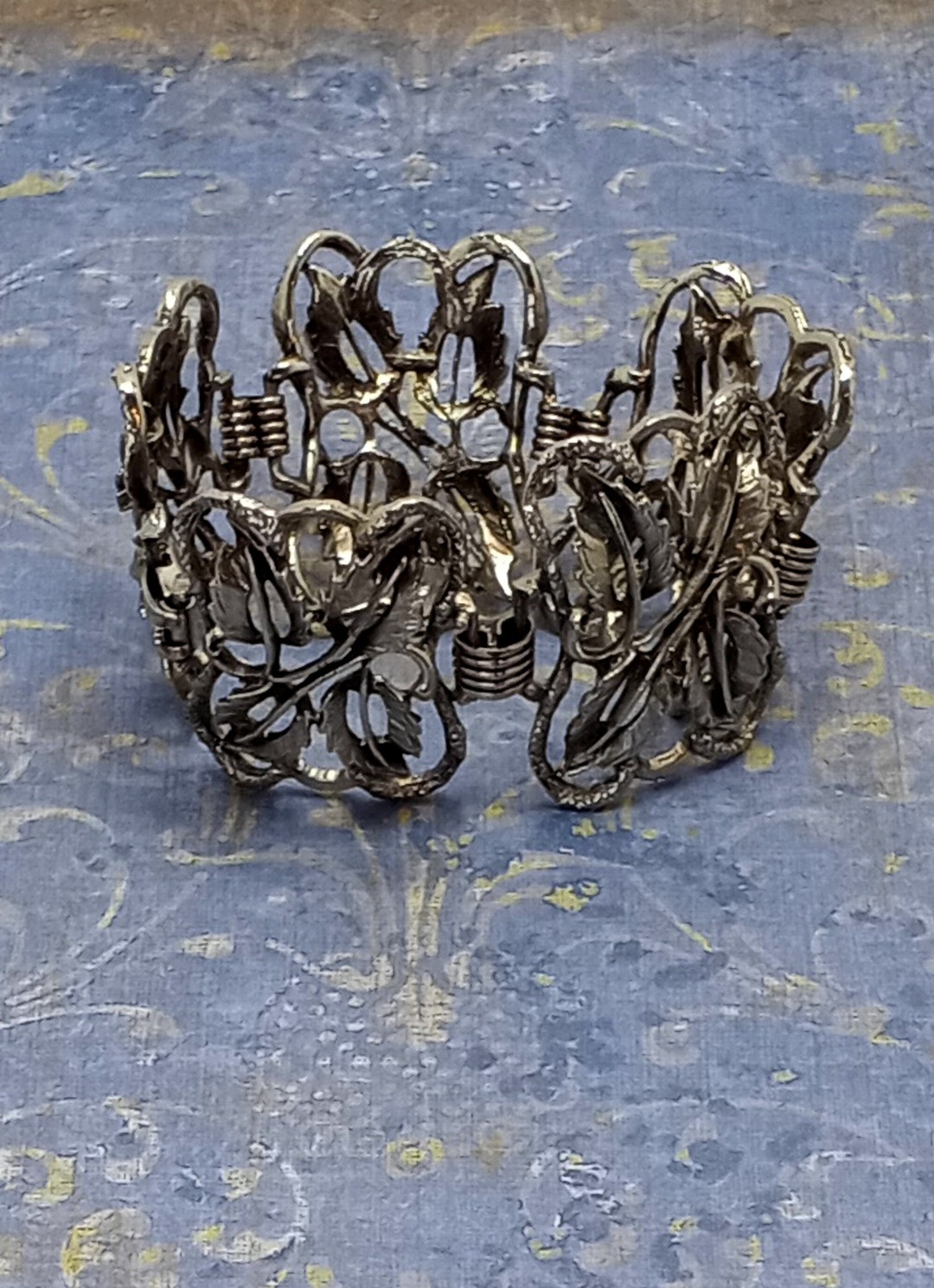 Vintage Signed KARU ARKE INC. Antique Silver Tone Openwork Leaf Motif ...