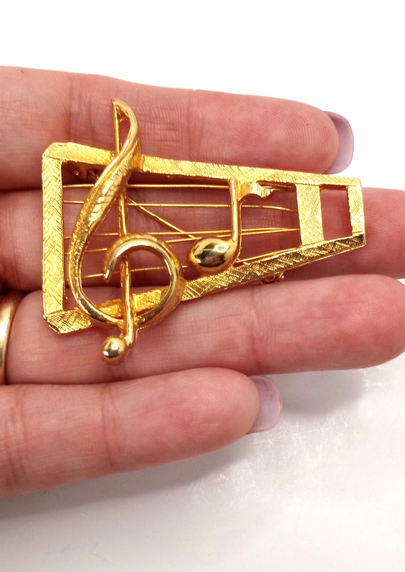 Vintage Gold Tone Treble Clef Music Note Brooch Pin - Gem