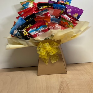 Retro Mixed Crisp Bouquet, Crisp Hamper, Cool Retro Gifts, Gifts for ...