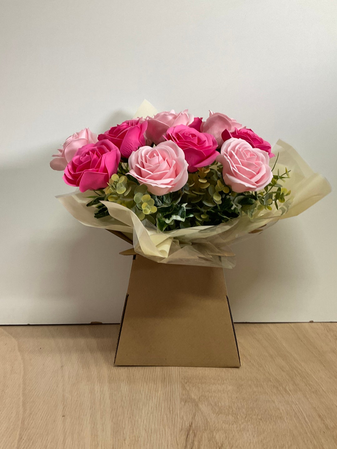 Bouquet de roses de savon parfumé, savon fait main, panier de jour de ...