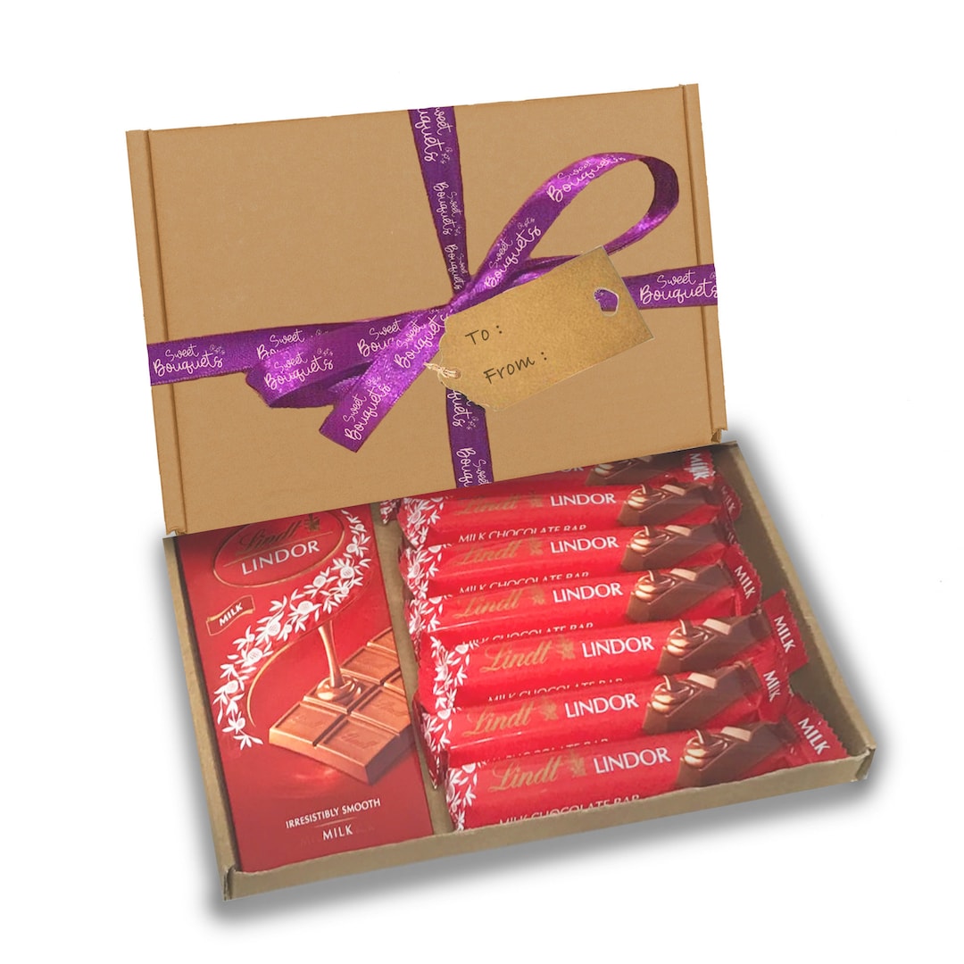 Red Lindt Lindor Milk Chocolate Selection Box, Chocolate Hamper, Gifts ...