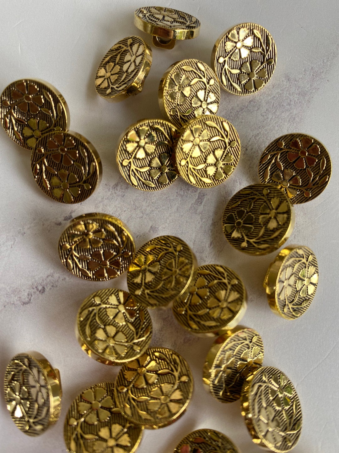 15mm Gold Floral Button - Etsy