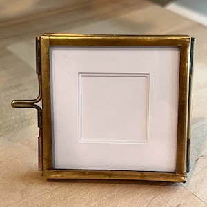 Handmade Square Mini Brass Frame With Floating Glass With White Picture ...