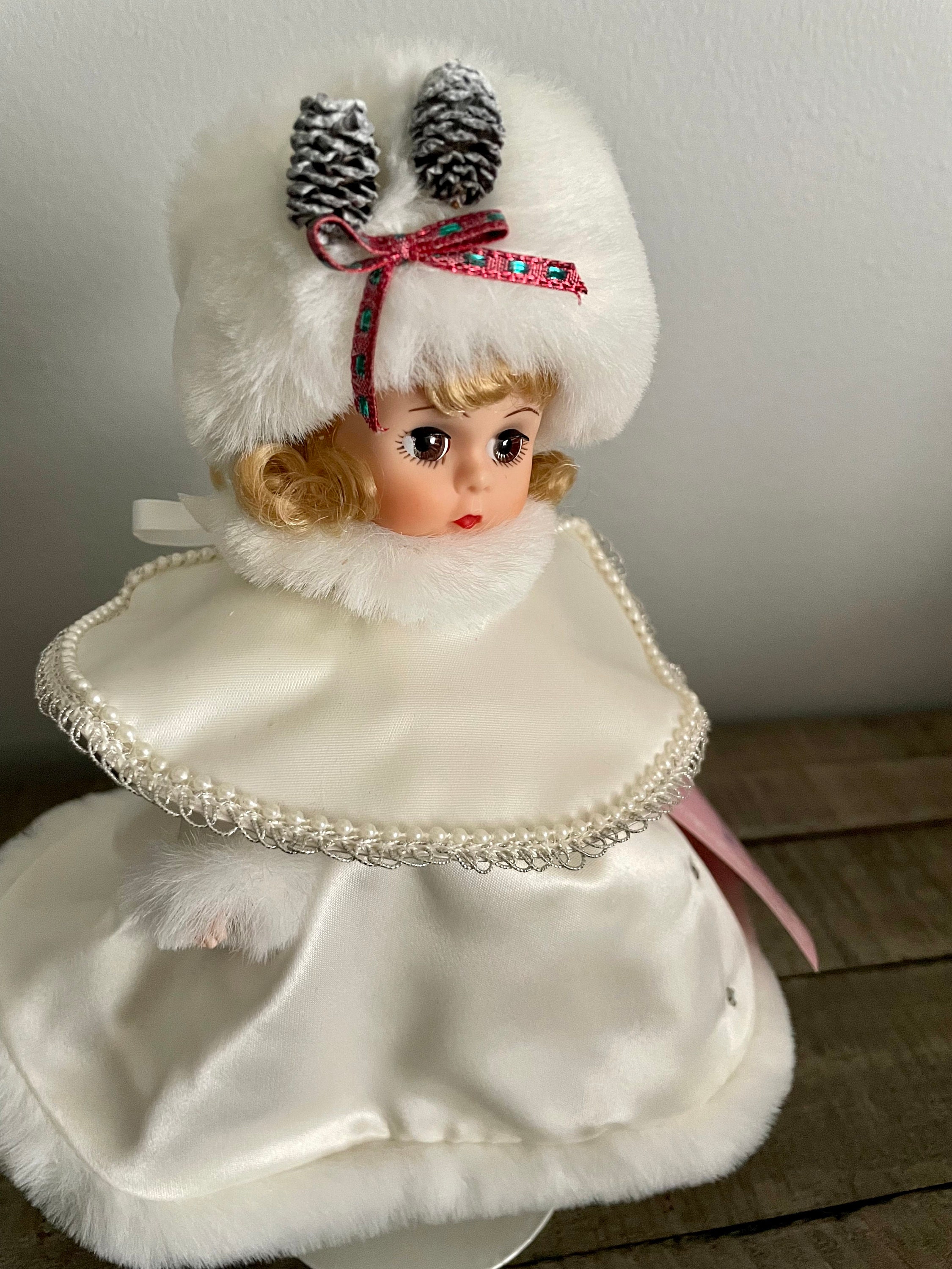 MADC 1992 Premiere Limited Edition: 8" Wintertime Madame Alexander ...
