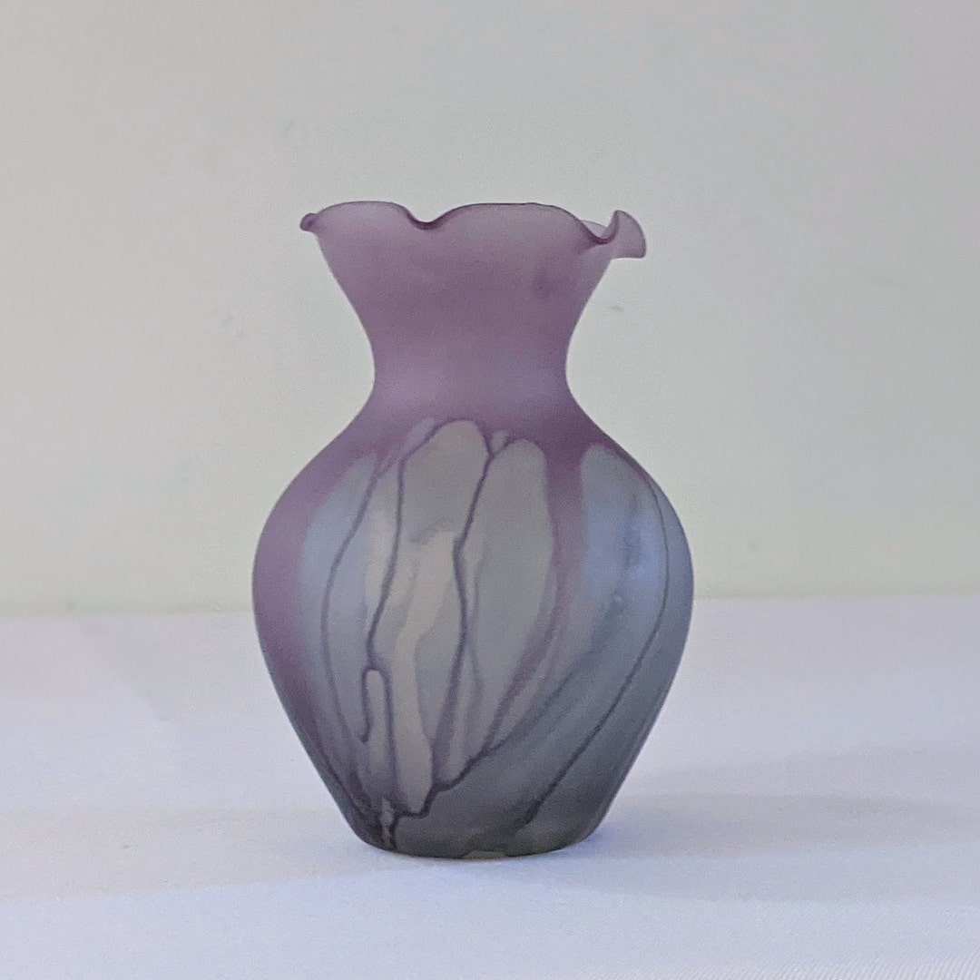 Rueven Hand Painted Glass Ruffled Top Vase by Nouveau Art Glass Company ...