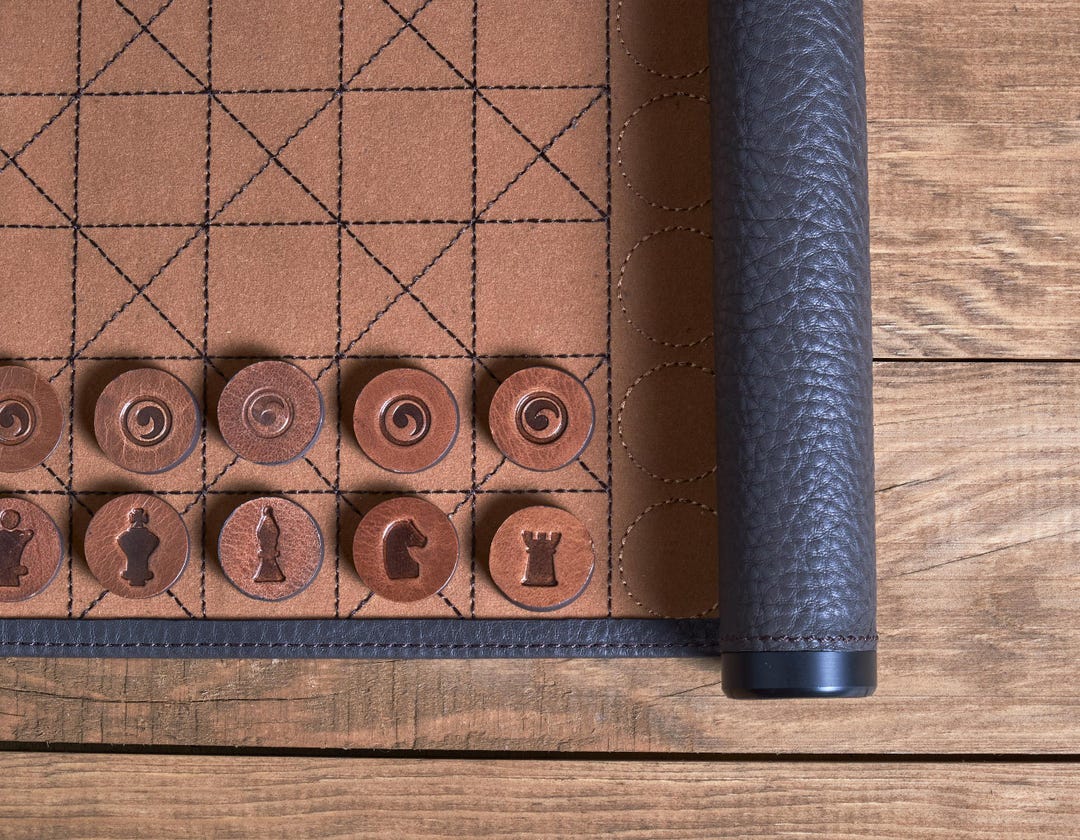 Custom Leather Travel Portable Chess Checkerboard - Round Pocket Sized ...