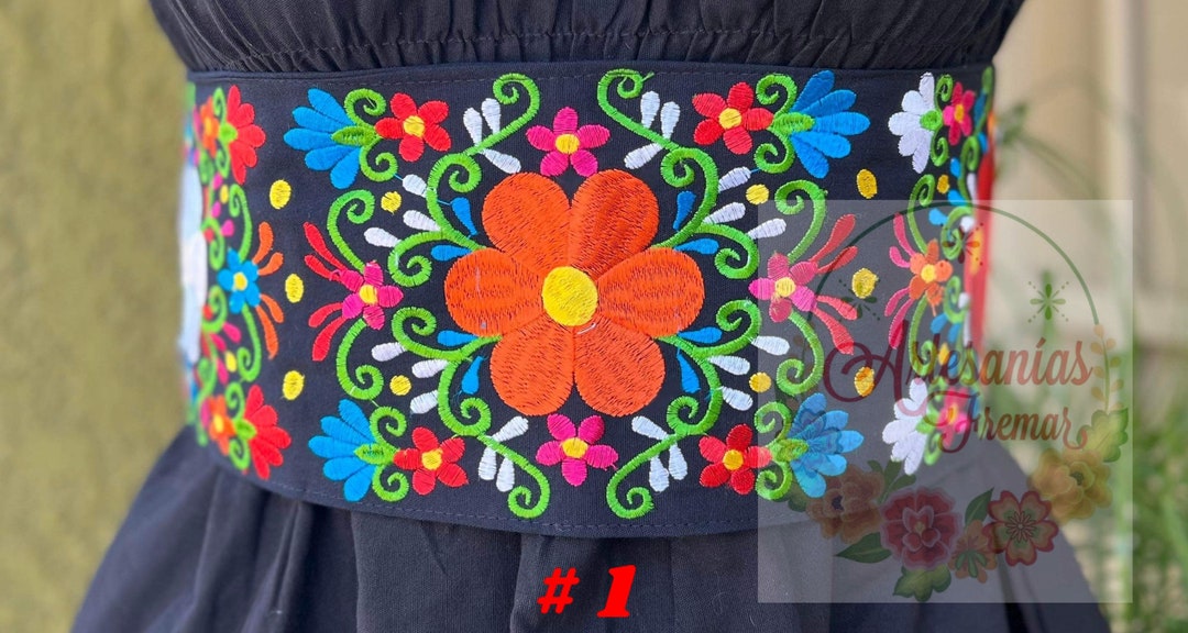 Fajo Jardín Bordado De Flores Multicolor. Fajo Con Amarraderos De ...