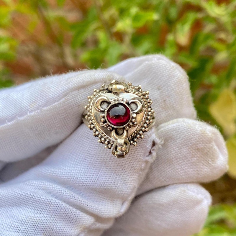 Poison Ring - Etsy