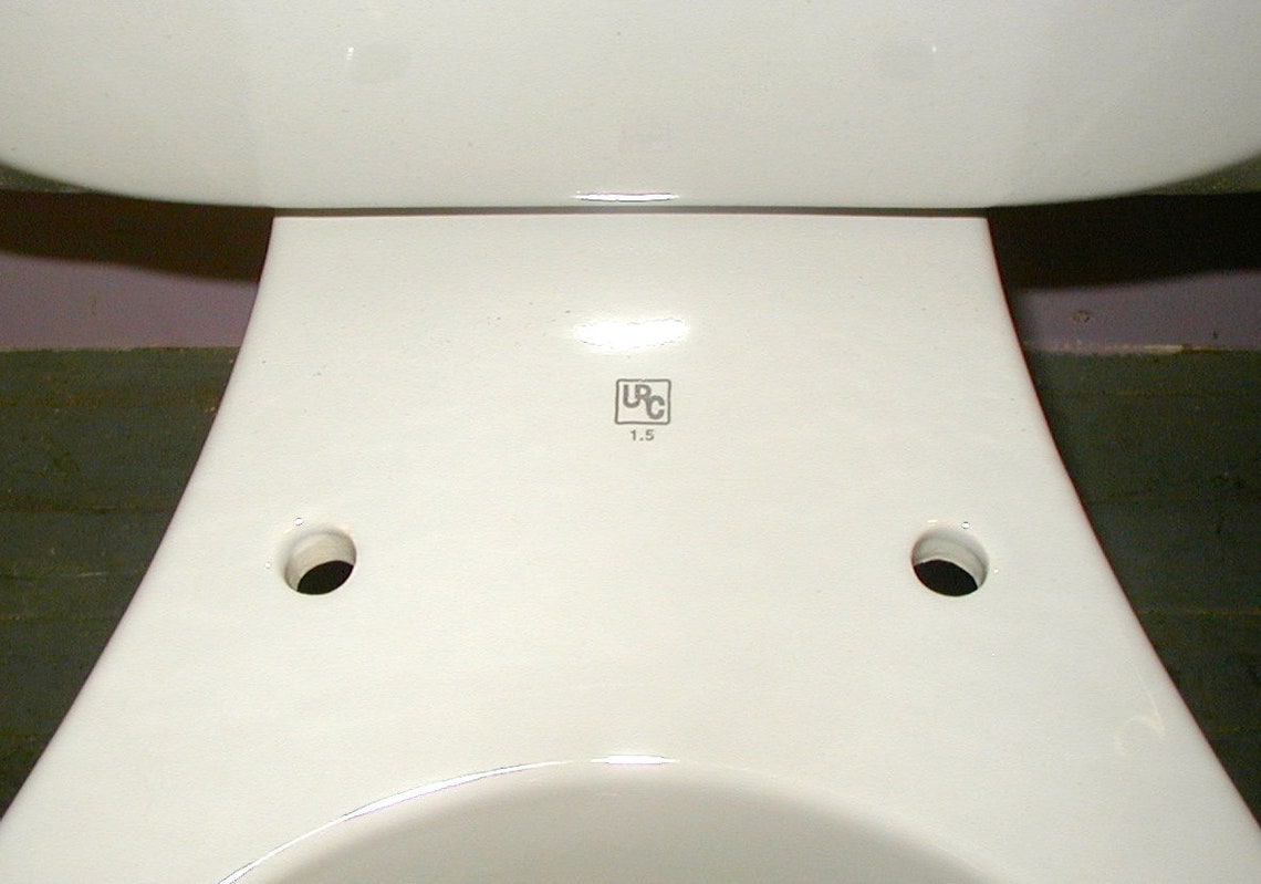 Light grey vintage toilet made by Universal Rundle URC | Etsy