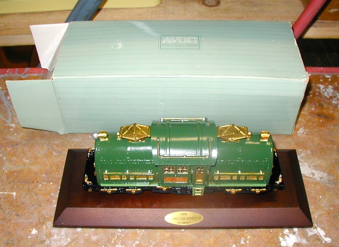 Avon Lionel 381E Train Locomotive With Wood Display Base Original Box ...