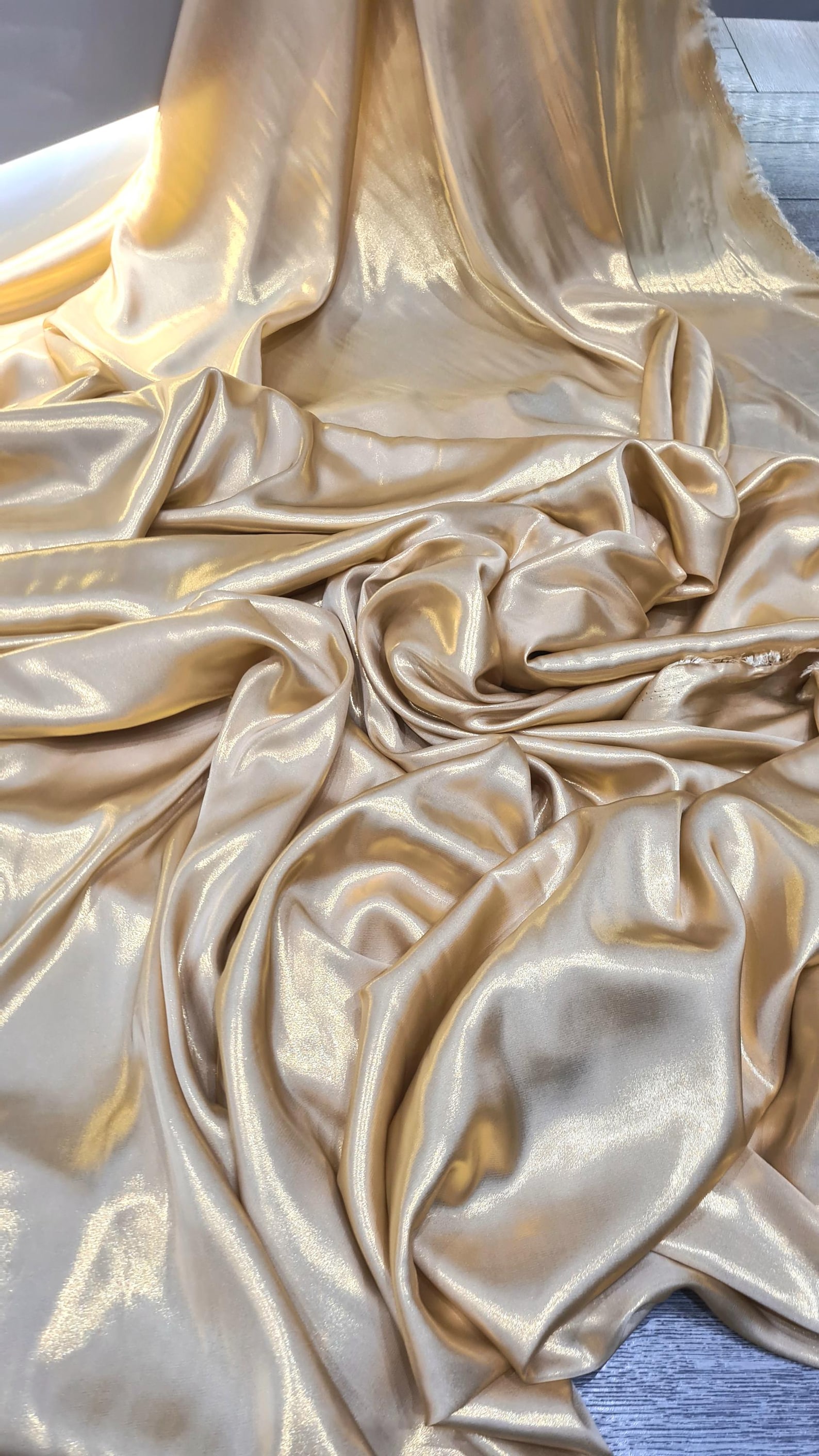 1 Mtr Liquid Gold Shimmer Satin Fabric: Silky Bridal Wedding Material ...