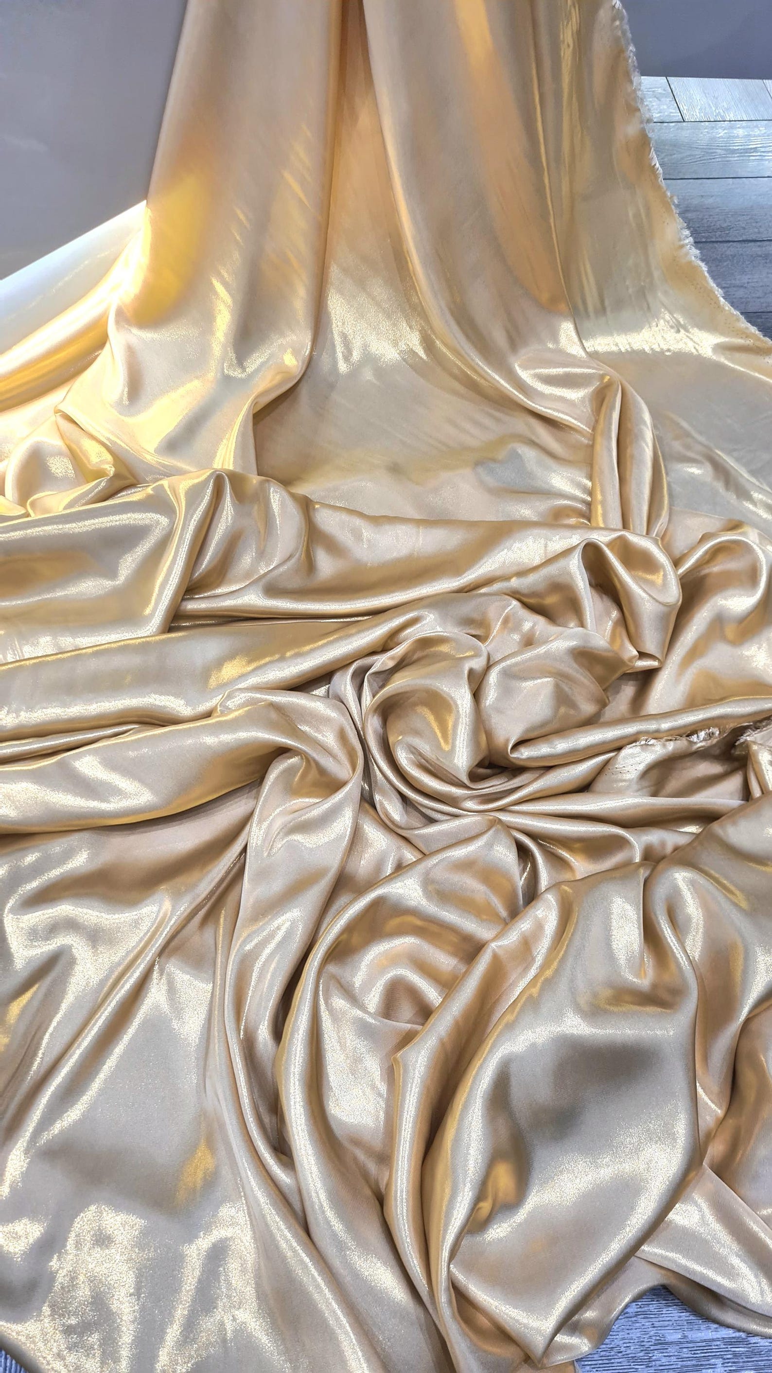 1 Mtr Liquid Gold Shimmer Satin Fabric: Silky Bridal Wedding Material ...