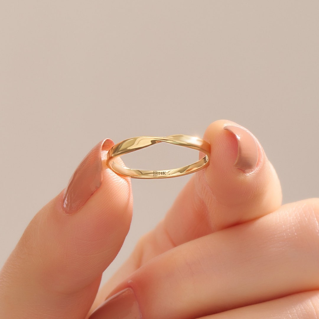 14k Gold Mobius Hochzeit Band, Solid Gold Twist Ring, einfache Herren ...