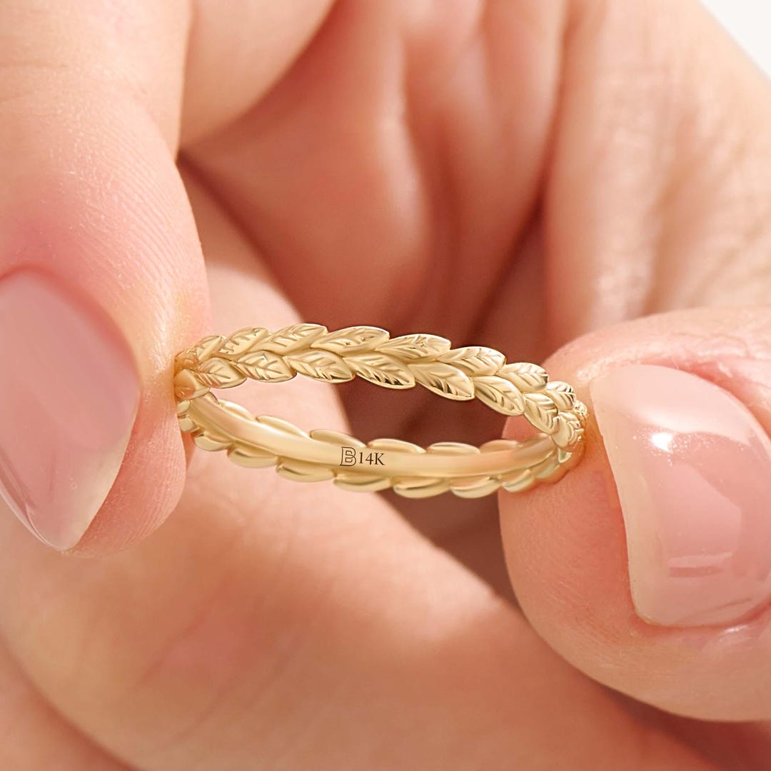 14K Gold Leaf Wedding Band, Dainty Laurel Wreath Ring, Nature Inspired ...