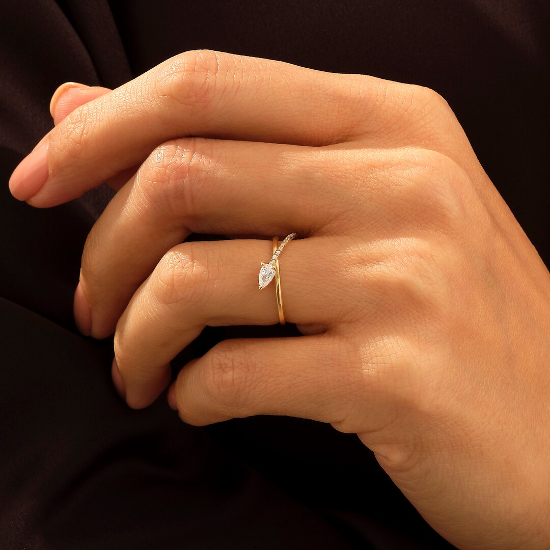 14k Crossover Engagement Ring, Solid Gold Criss Cross Ring Women, Pear ...