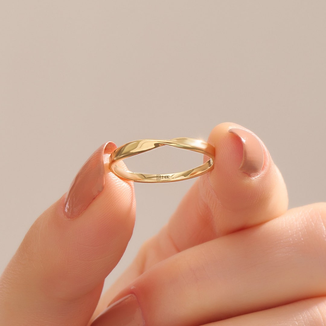 14k Gold Mobius Wedding Band, Solid Gold Twist Ring, Mens Womens Simple ...