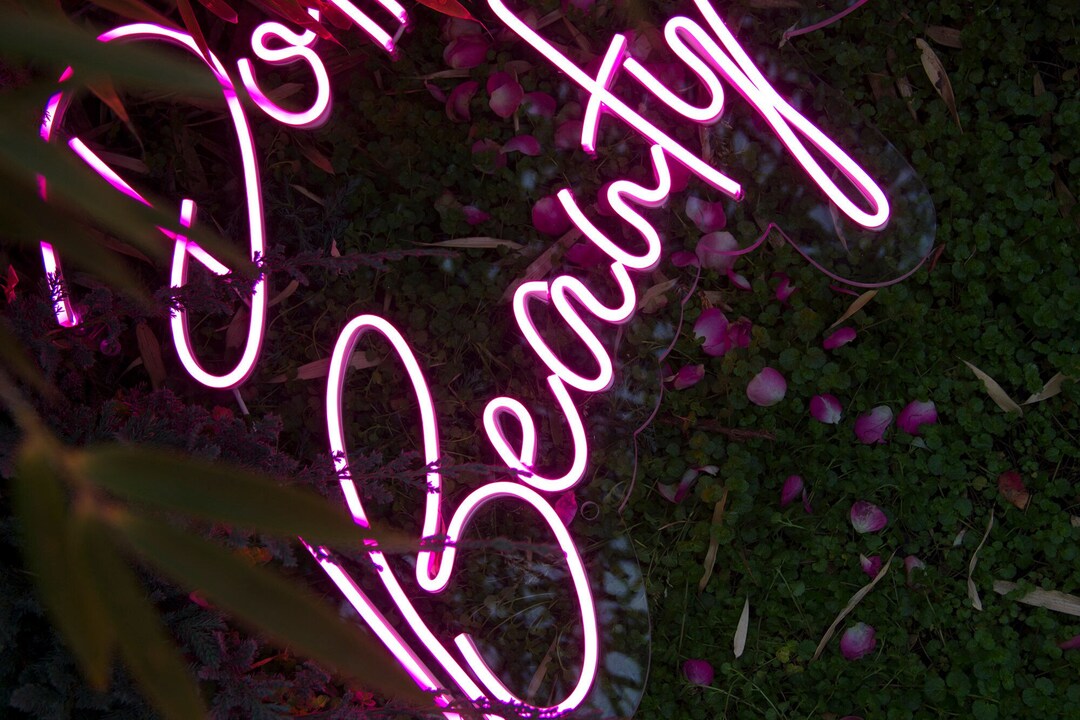 Custom Neon Sign Logo for Beauty Girl Spa Salon | Beauty Bar Decor ...