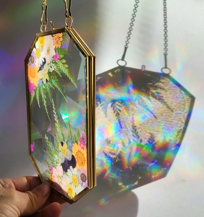 Pressed Wildflower Suncatcher – Rainbow Prism Light Diffraction Art ...