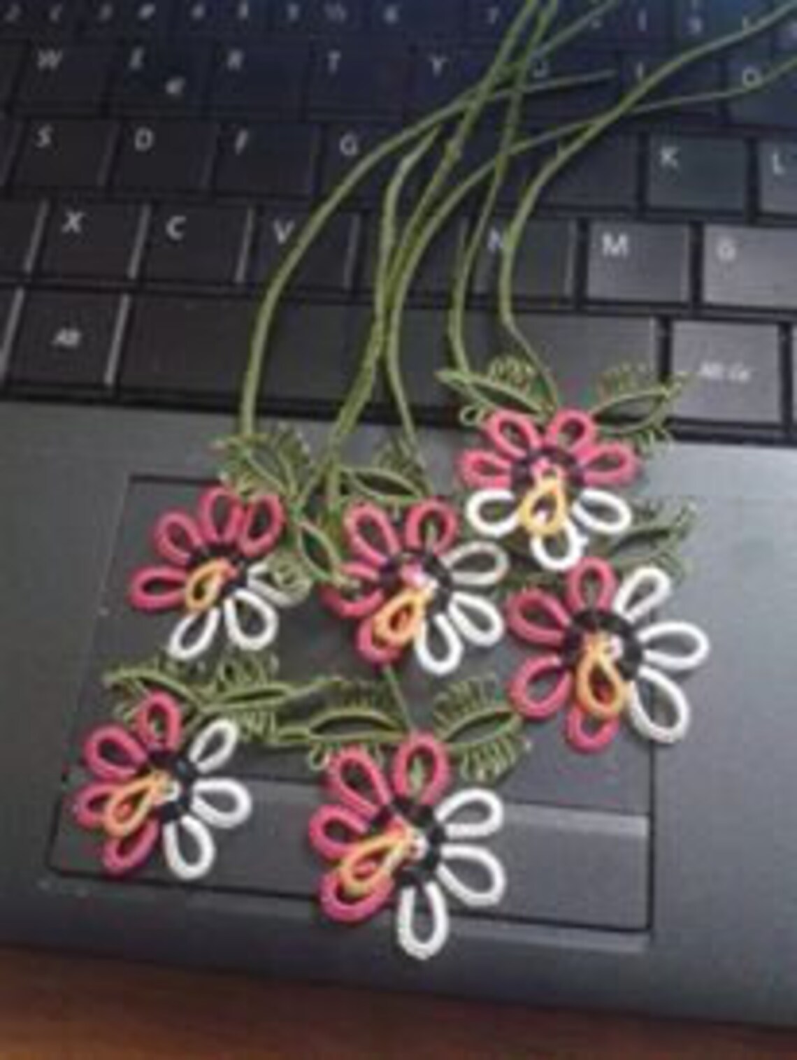 Daisy Tatting Flower Pattern and Leaf, Flower Stalk Pattern (english ...
