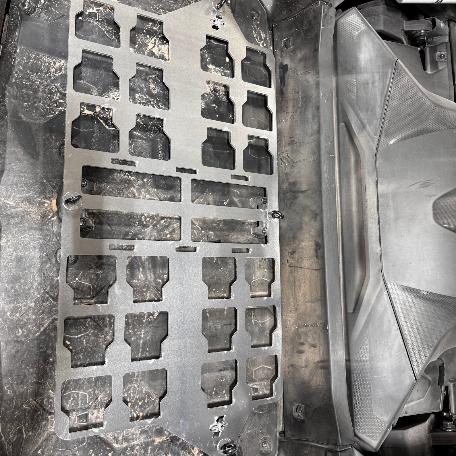 Can Am Maverick R Full Bed Packout Container Mount, Full Bed Storage ...