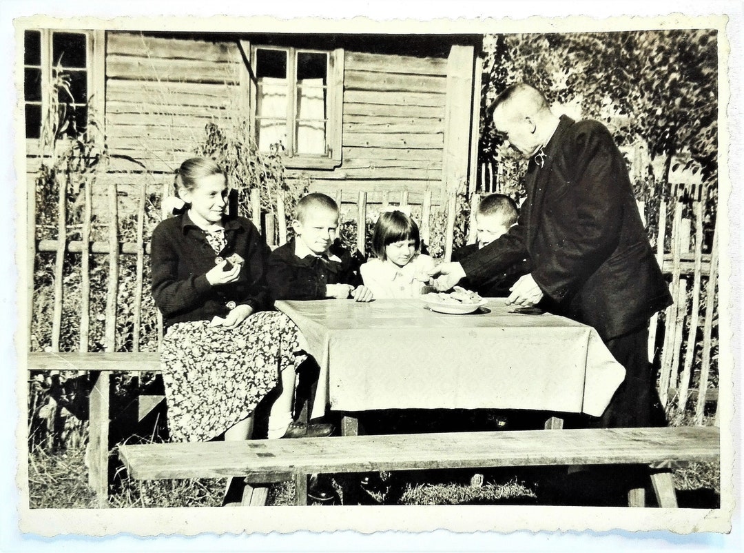 Family Rustic Lunch Original Vintage Photography Rural Life Eastern ...