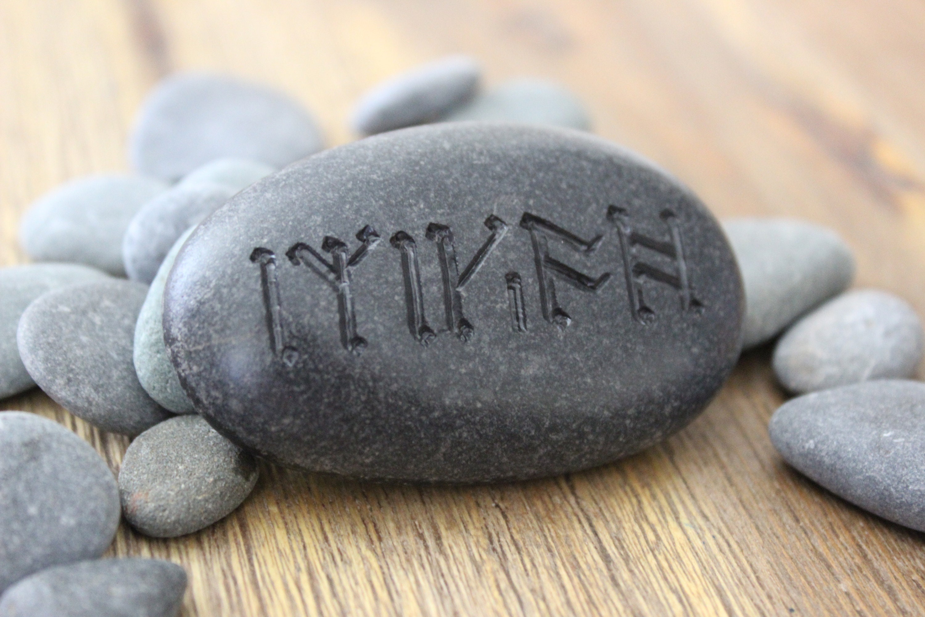 Lord of the Rings Runes Stones Hobbit rune stone Kili's - Etsy Nederland