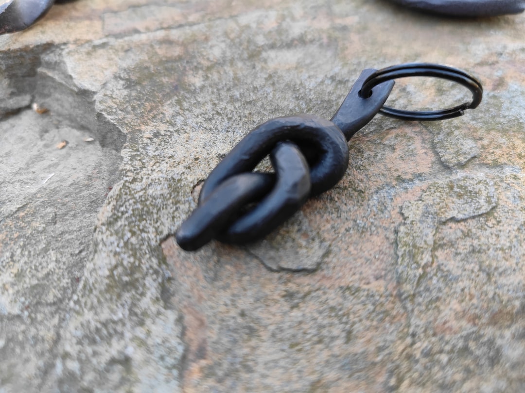 Hand Forged Knot Keychain - Etsy