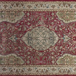 5.6x9.4 Ft Vintage Oriental Rug in Red and Green. Handknotted Wool ...