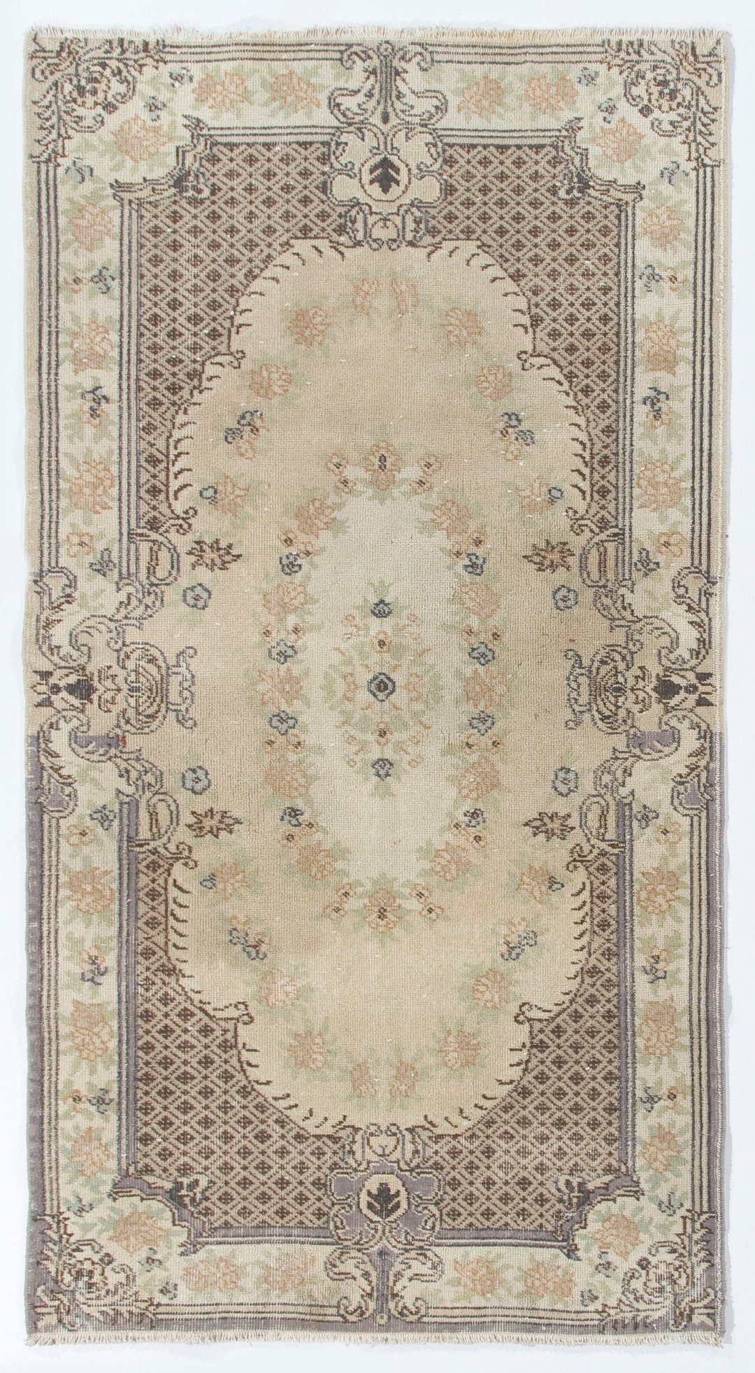 3.8x7 Ft Vintage Baroque Style Rug, Finely Handknotted- Wool. NY156 ...