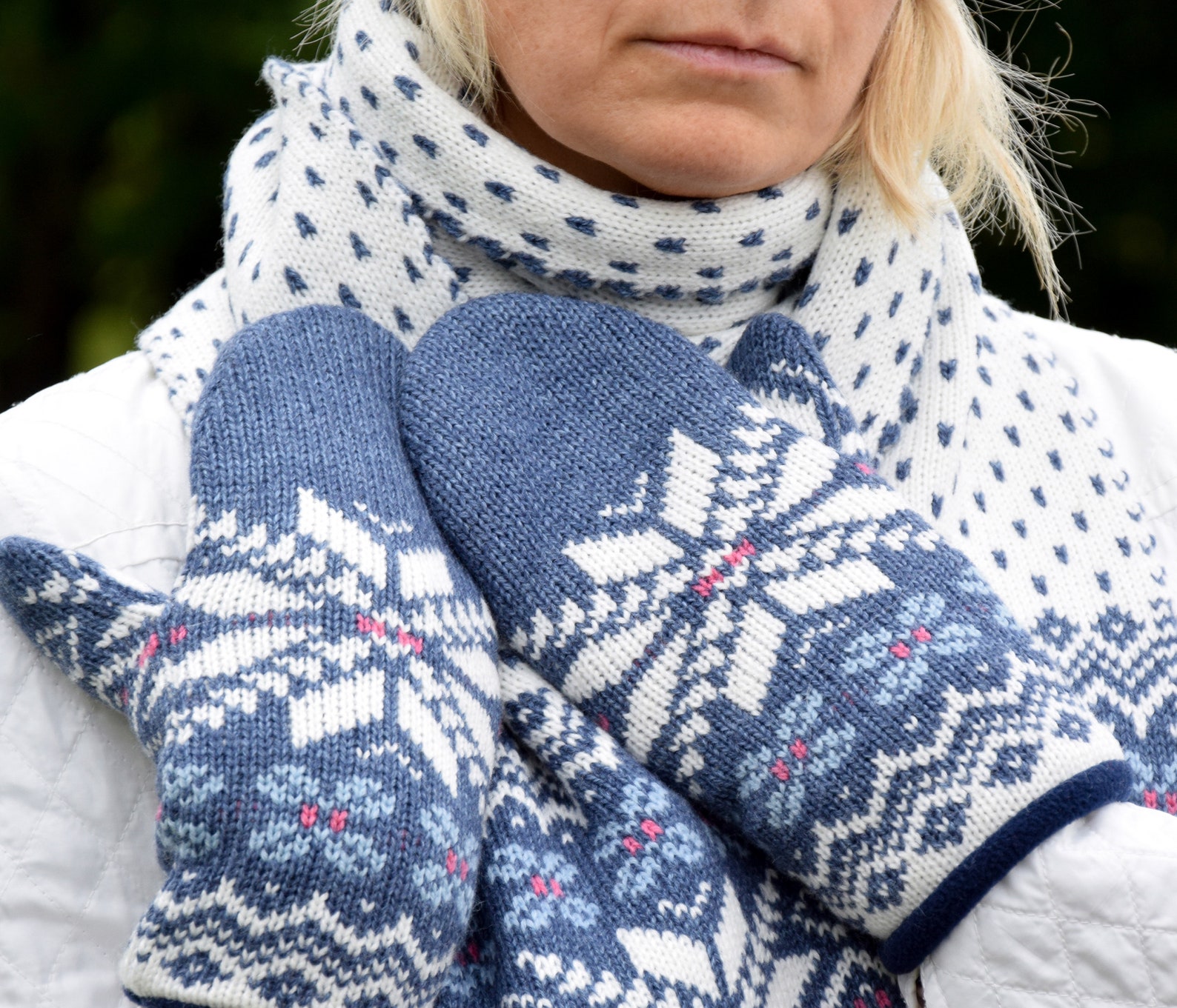 Blue Fleece-lined Nordic Woolen Mittens With Fair Isle Pattern Knitted ...