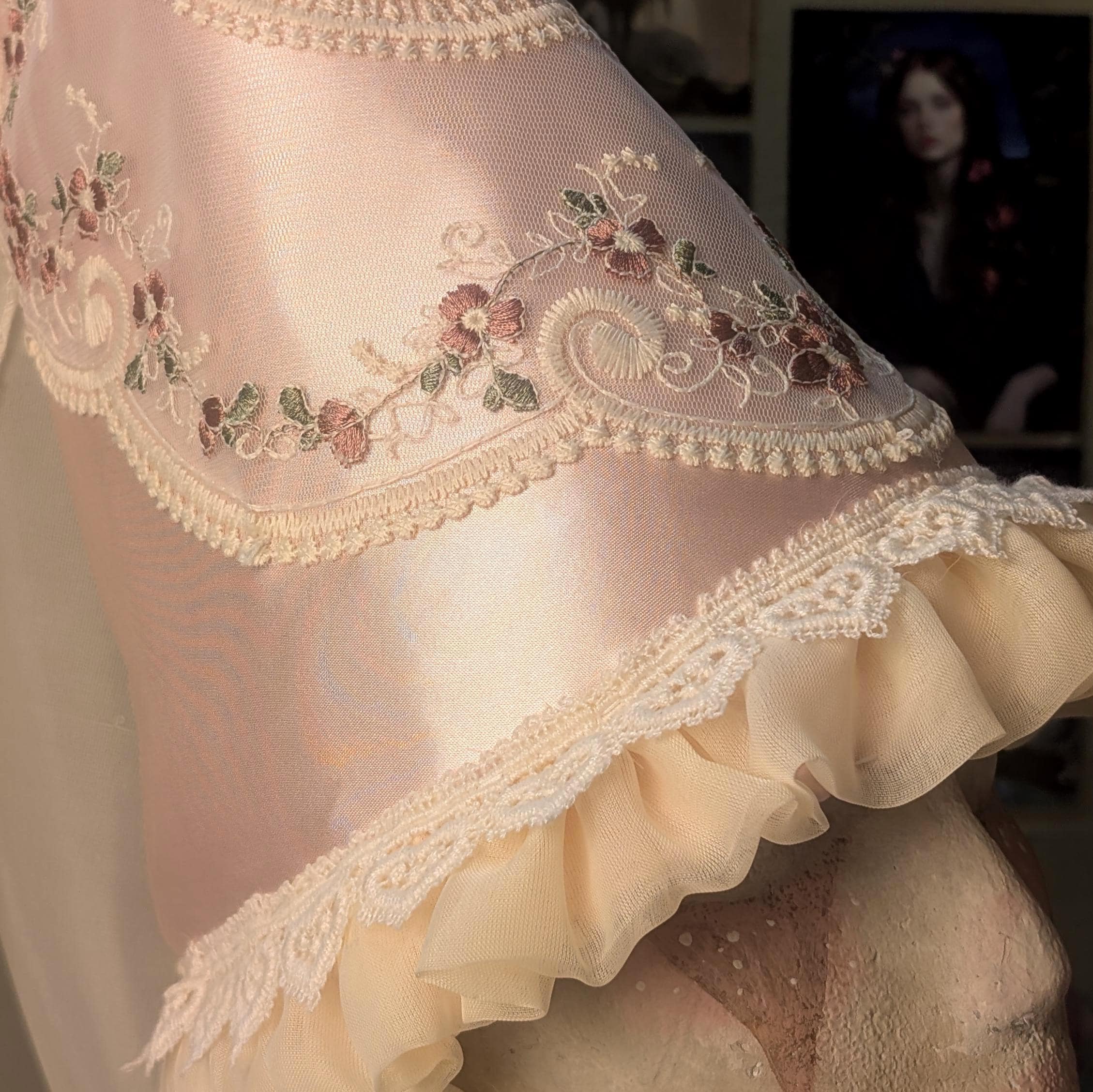 Pink Lady Hennin | Rose Medieval Headpiece | Fantasy Cosplay Hat ...