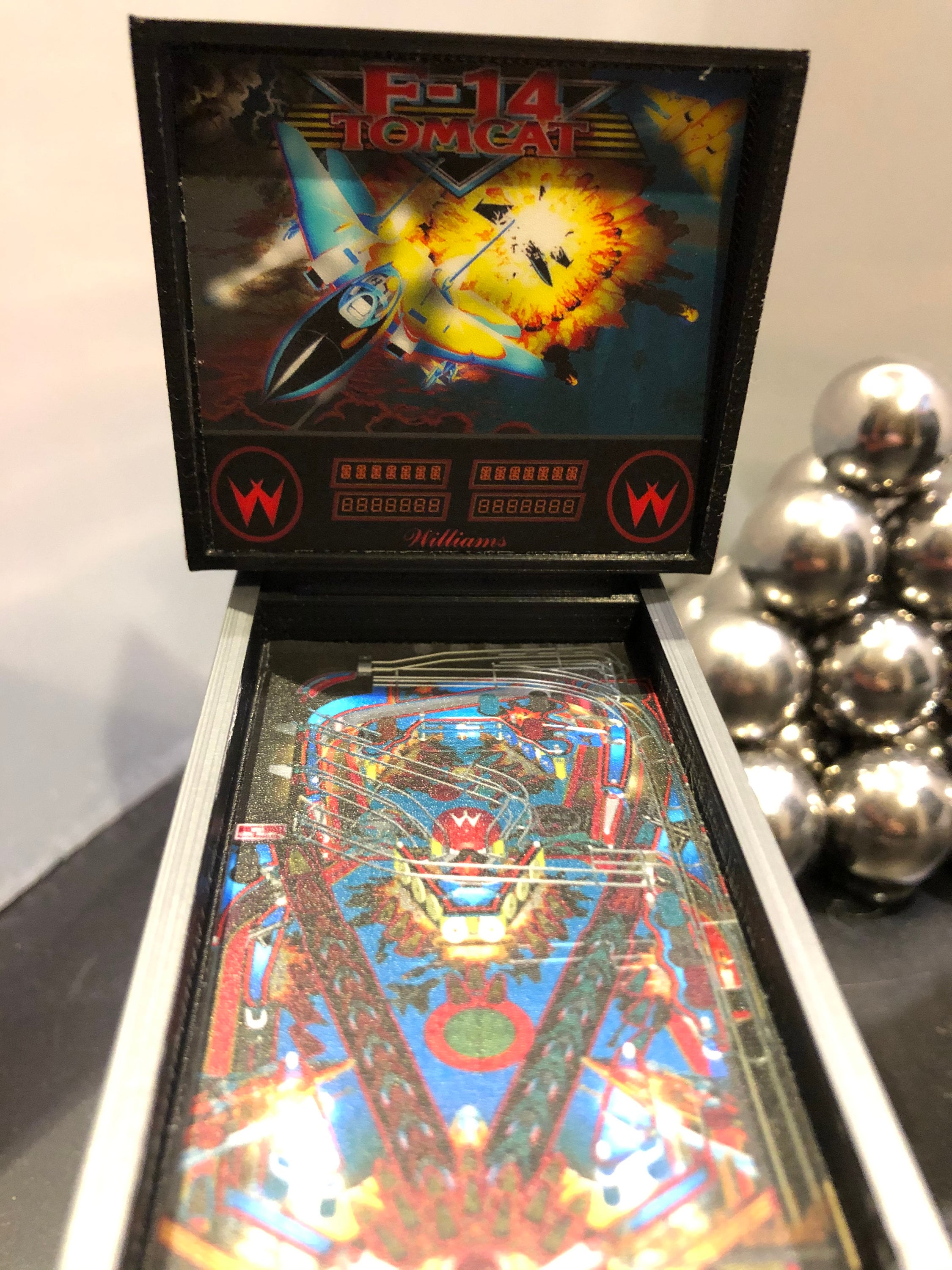 Tomcat Pinball Machine