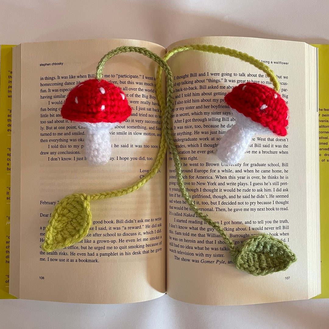Crochet Mushroom & Leaf Bookmark | Bookworm Gift | Cottagecore Decor ...
