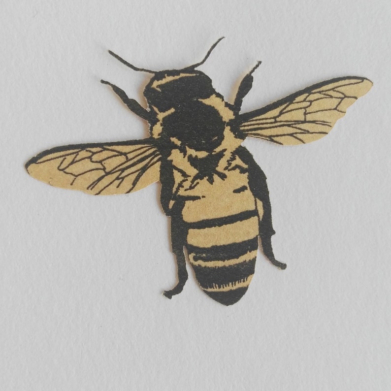 Bee_ Flying Svg, Png, Tiff & Jpeg - Etsy